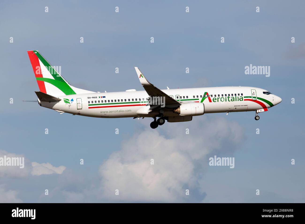 Rome, Italy. 26th Apr, 2024. An Aeroitalia Boeing 737-800 landing at ...