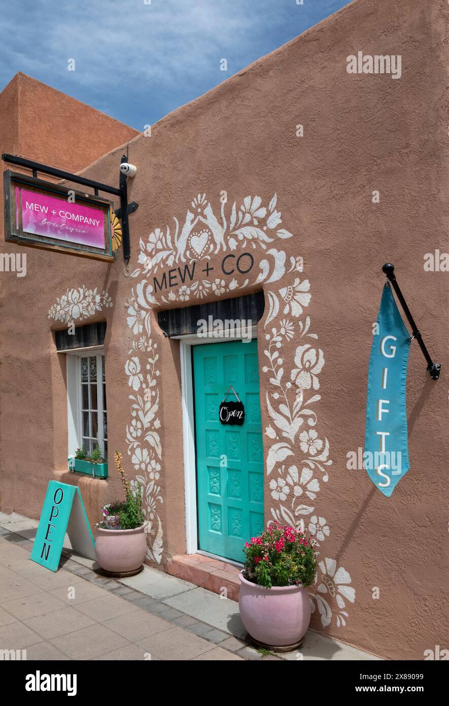 Charming tone hi-res stock photography and images - Alamy