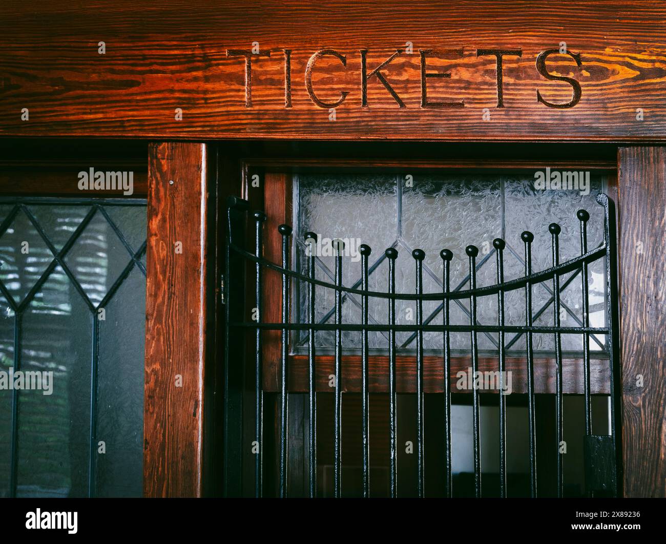 Chisled font hi-res stock photography and images - Alamy