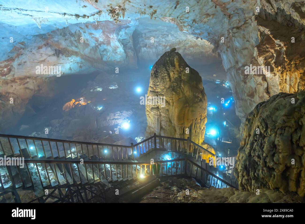 Beautiful Paradise Cave with stalactites and stalagmites in Phong Nha ...