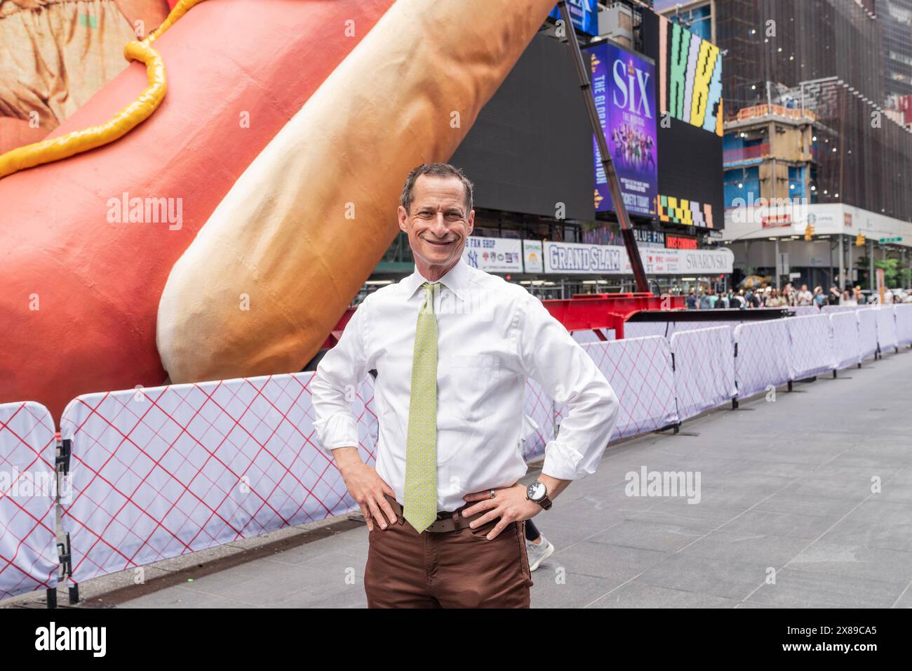 Former congressman Anthony Weiner seen on Times Sqaure in New York on ...