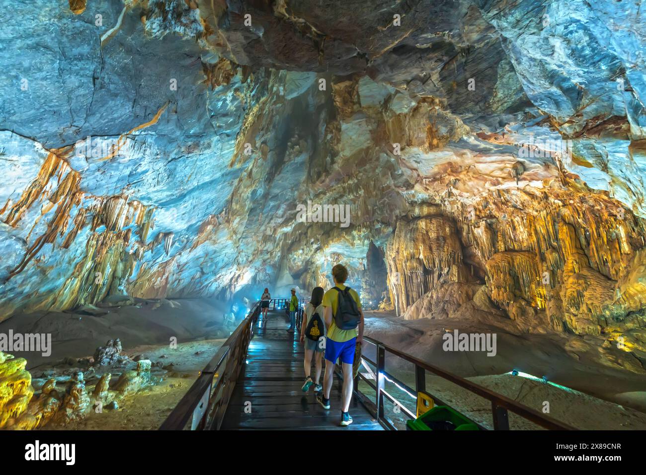 Beautiful Paradise Cave with stalactites and stalagmites in Phong Nha ...