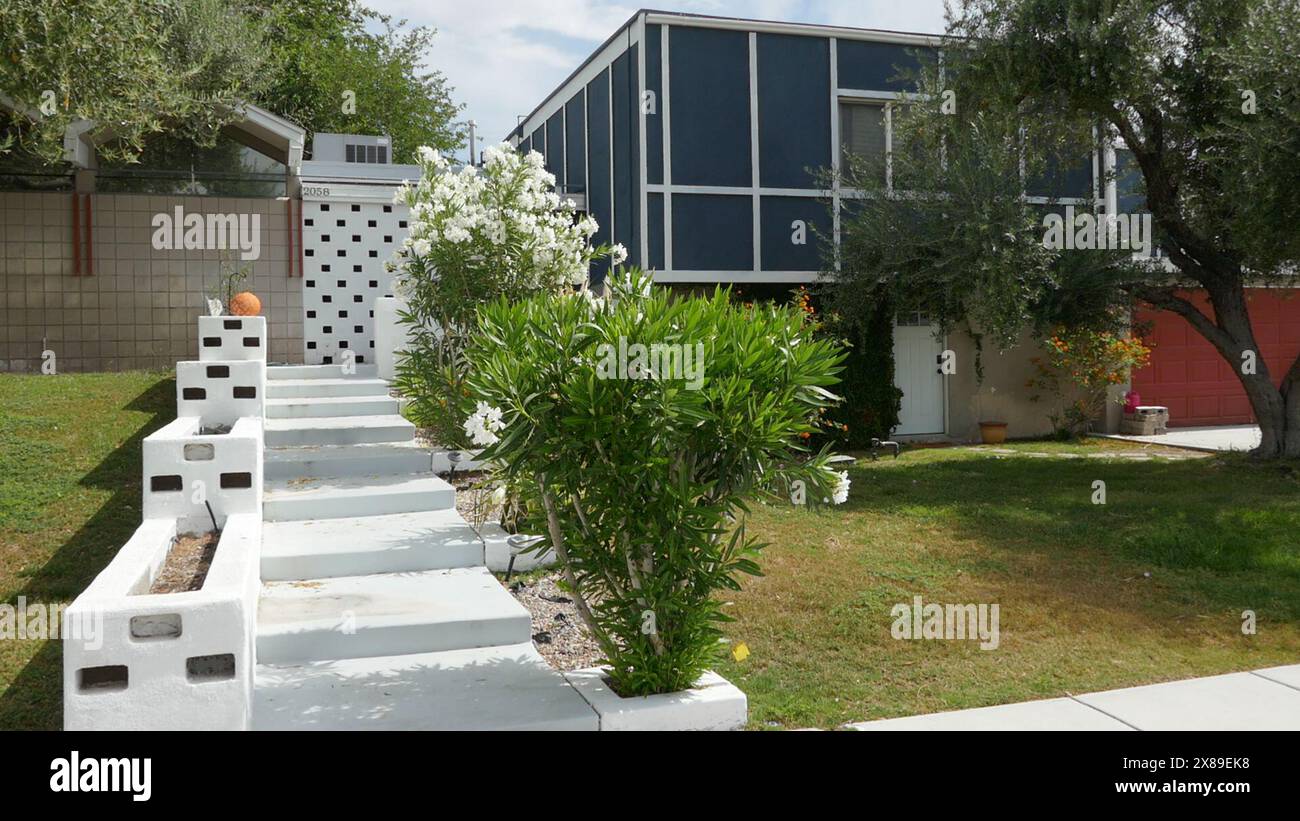 Las Vegas, Nevada, USA 14th May 2024 Actress/Entertainer Debbie Reynolds and Professional Boxer ...