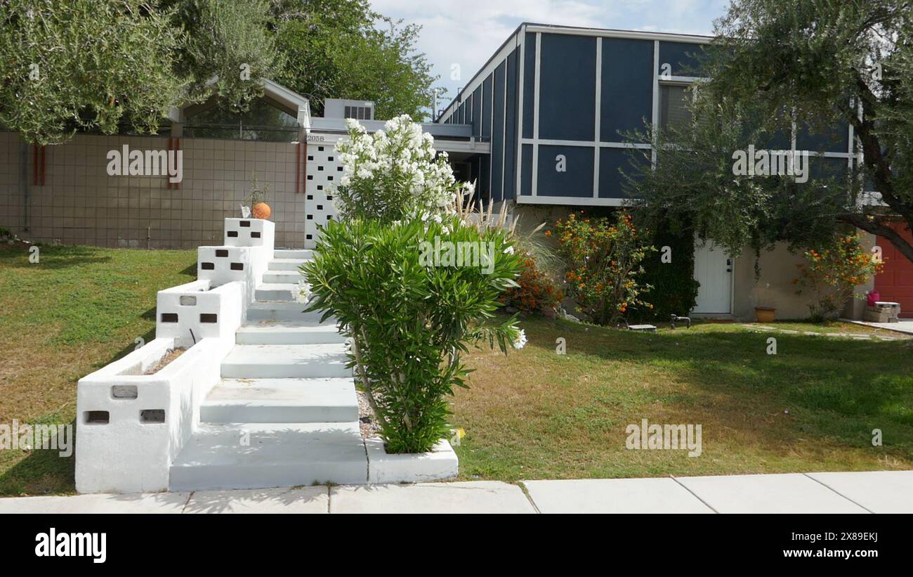 Las Vegas, Nevada, USA 14th May 2024 Actress/Entertainer Debbie Reynolds and Professional Boxer ...