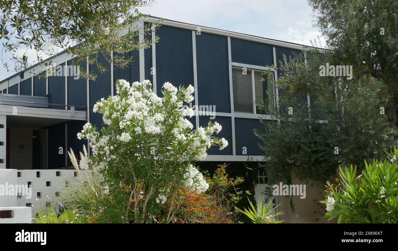 Las Vegas, Nevada, USA 14th May 2024 Actress/Entertainer Debbie Reynolds and Professional Boxer ...