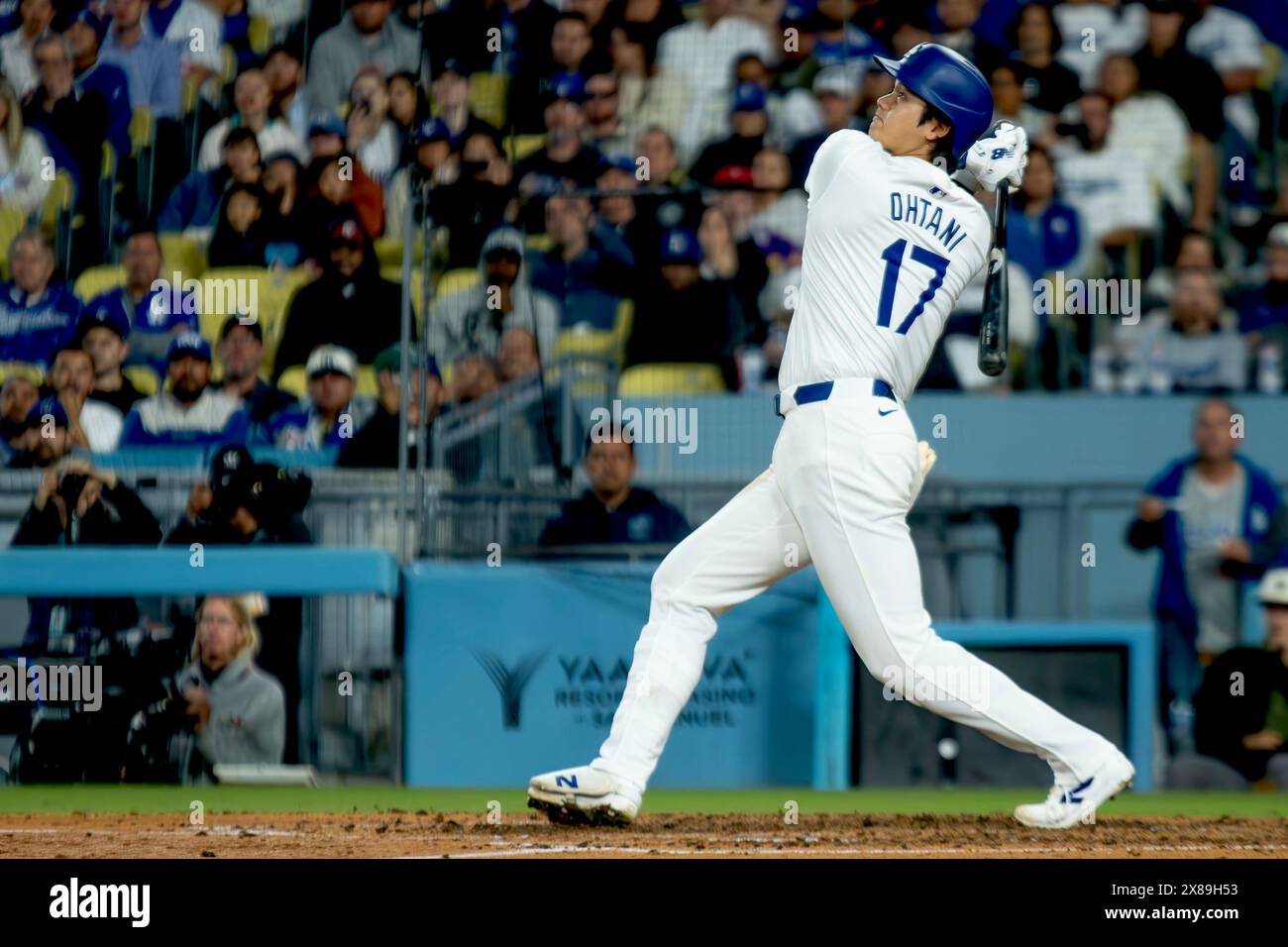 Los Angeles Dodgers designated hitter Shohei Ohtani (17) flies out ...