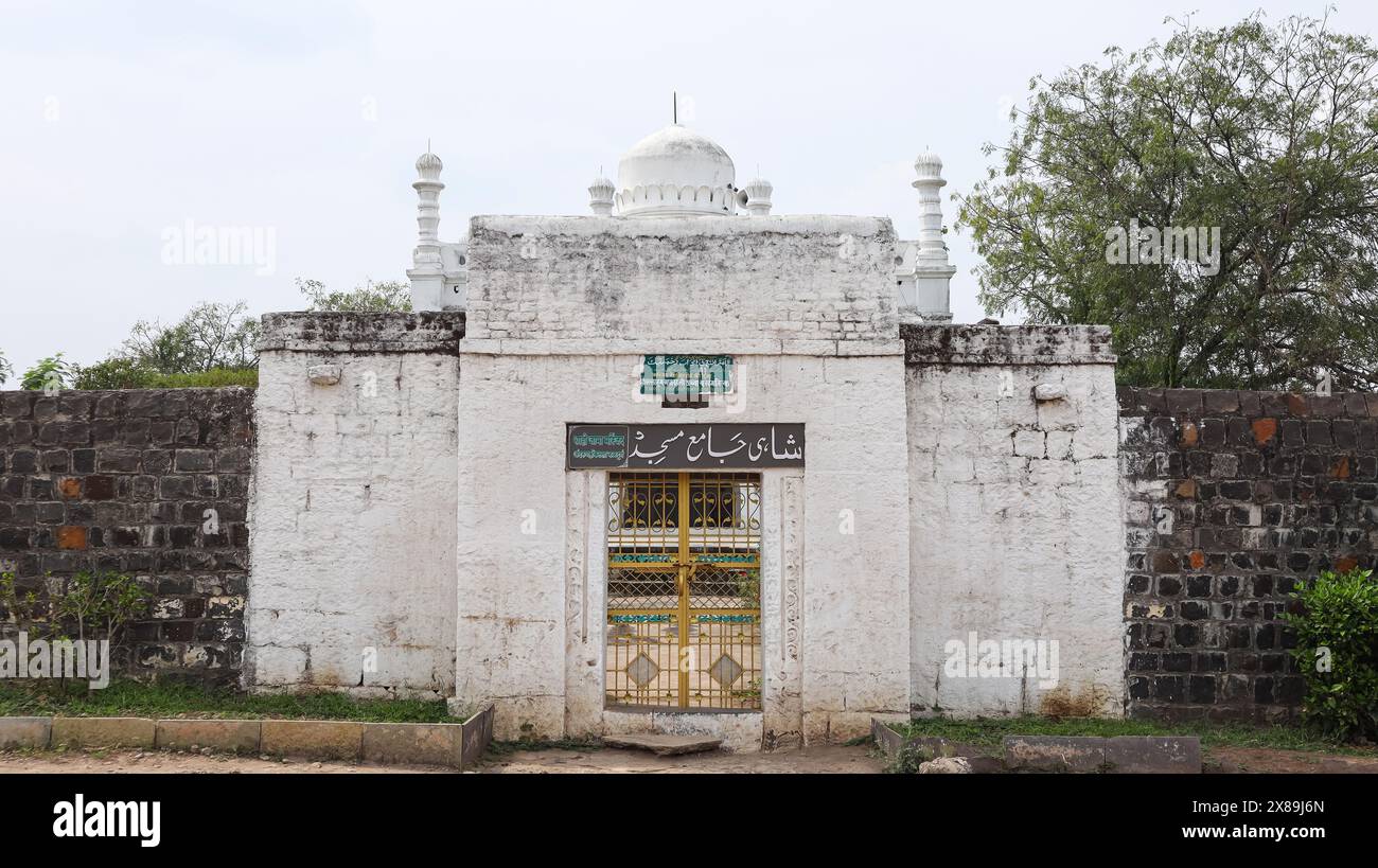 Main Entrance of Shahi Masjid, Naldurg Fort, Naldurg, Osmanabad ...