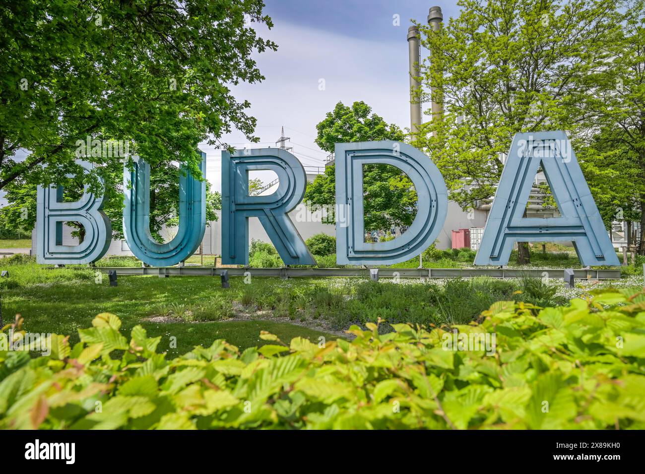 Logo Burda-Verlag, Hubert-Burda-Platz, Offenburg, Baden-Württemberg ...