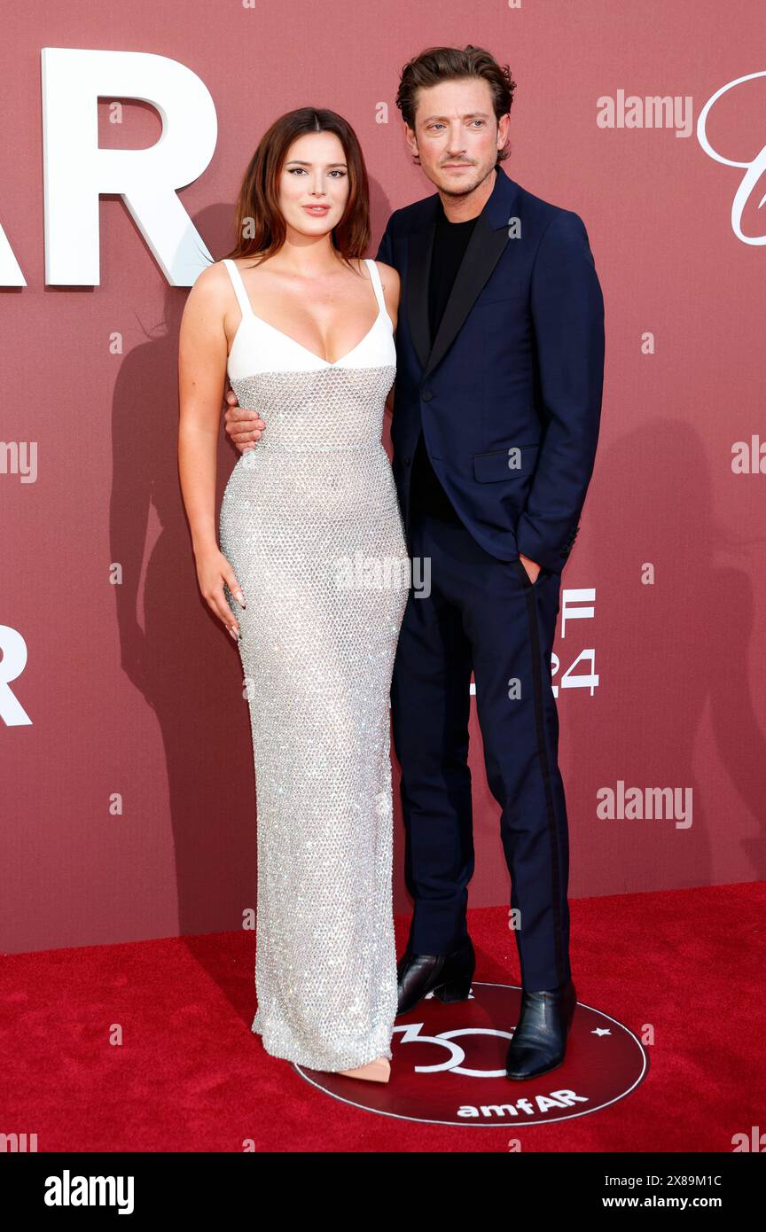 Bella thorne and mark emms hi-res stock photography and images - Alamy