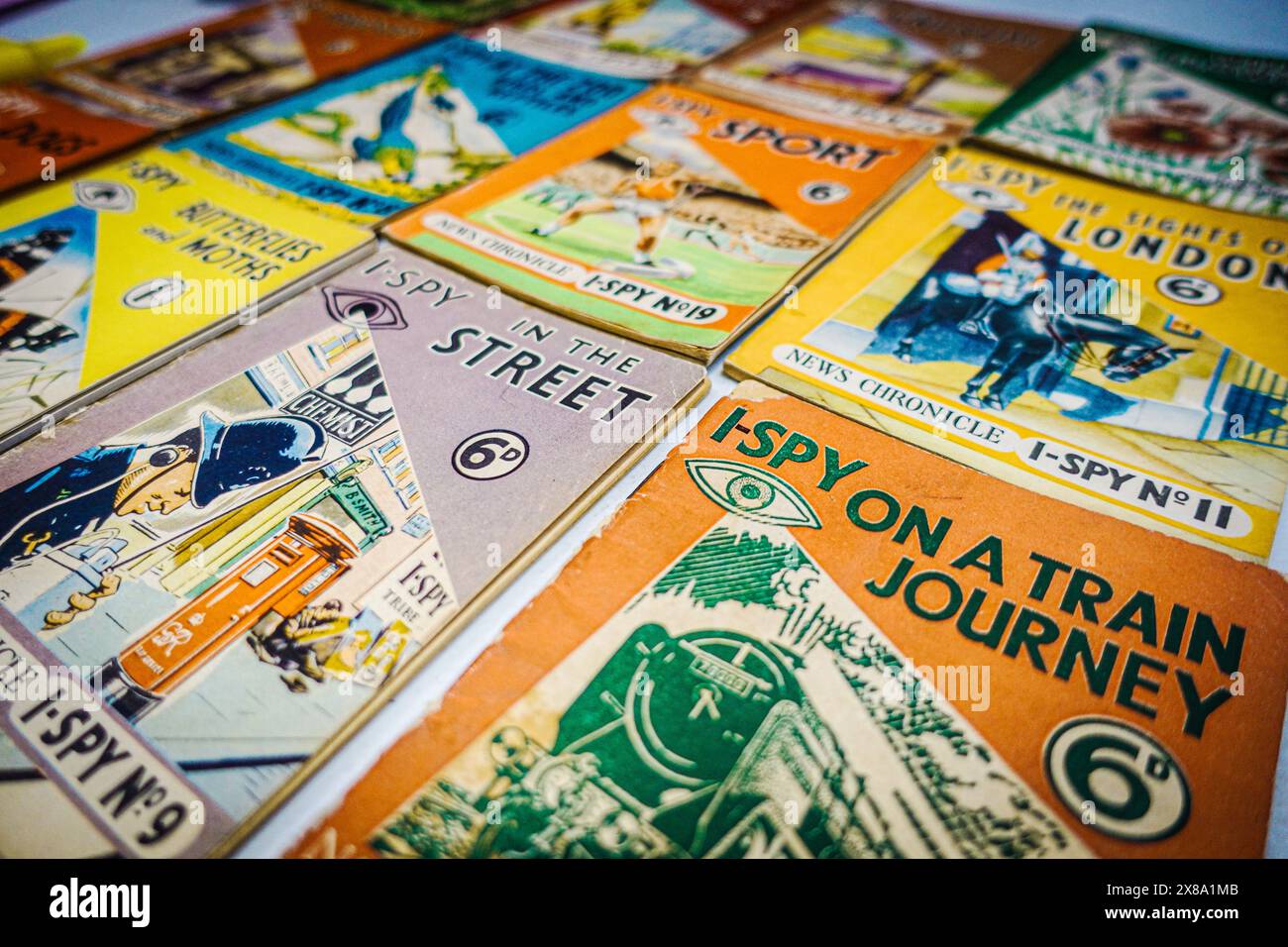 Assortment of 1950's I-SPY children's books Stock Photo - Alamy