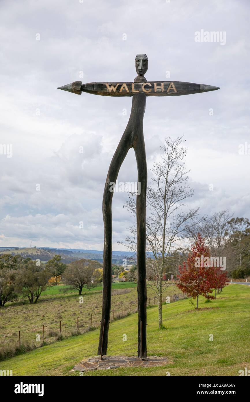 Walcha sculpture, artwork by Nigel Green True Born Native Man wooden ...