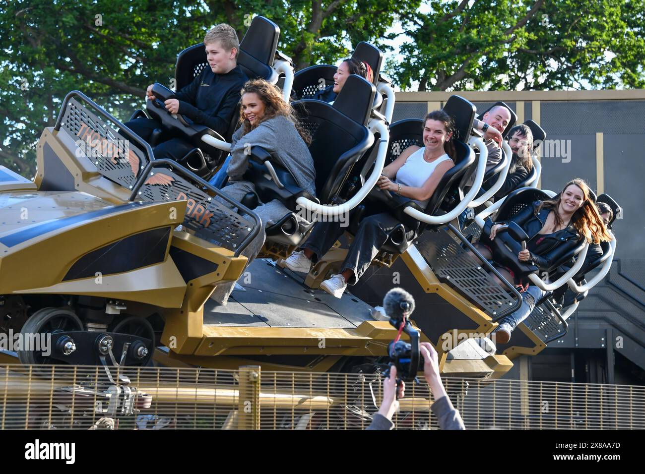 Chertsey, UK. 23rd May, 2024. VIP riders try Hyperia, the new £18 ...