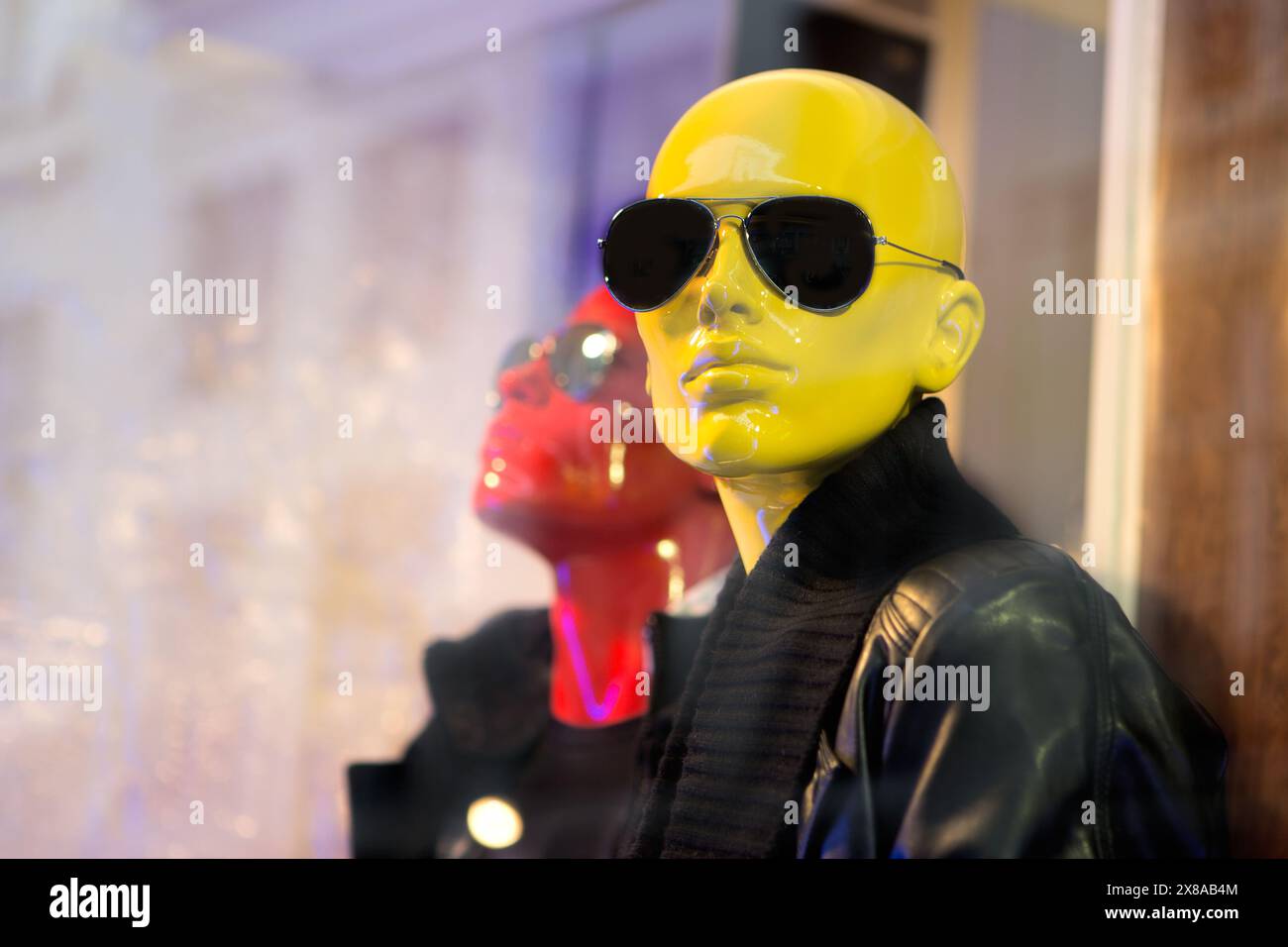 Face of a man mannequin hi-res stock photography and images - Alamy