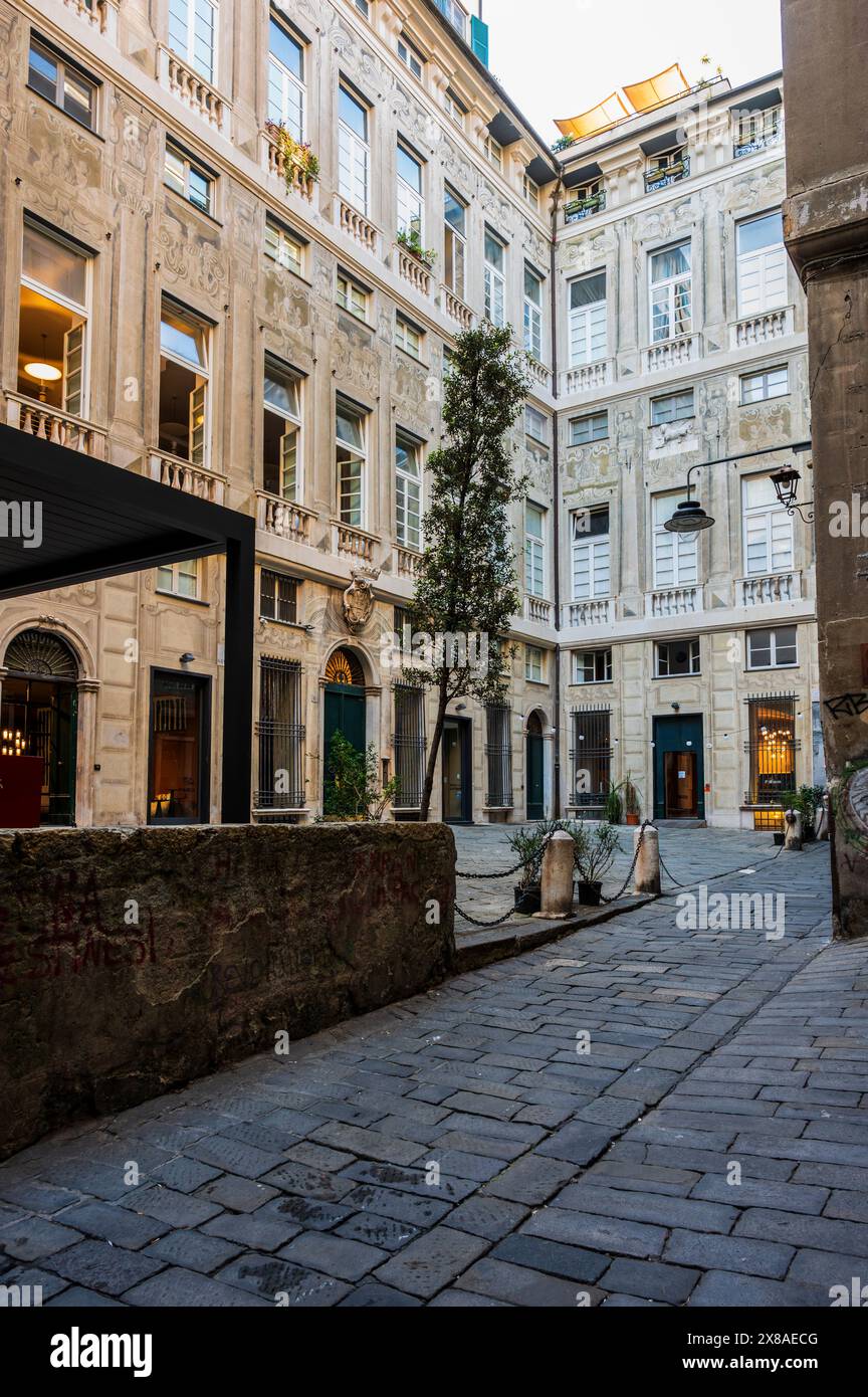 Genoa. Art and architecture by the sea. Between history and modernity ...