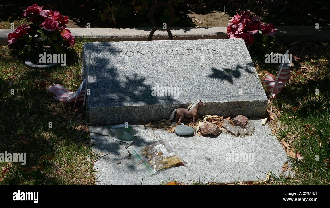 Las Vegas, Nevada, USA 14th May 2024 Actor Tony Curtis Grave in Legacy ...