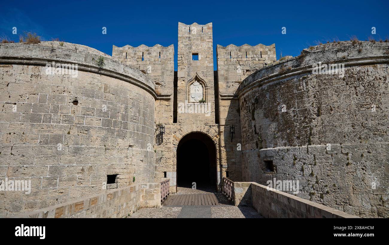 Emery d 'Amboise Tor, city wall of Rhodes, entrance of a medieval ...