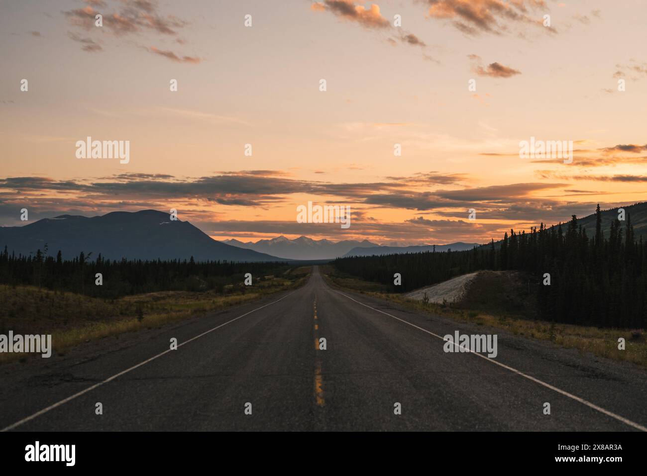 the long road to home Stock Photo - Alamy