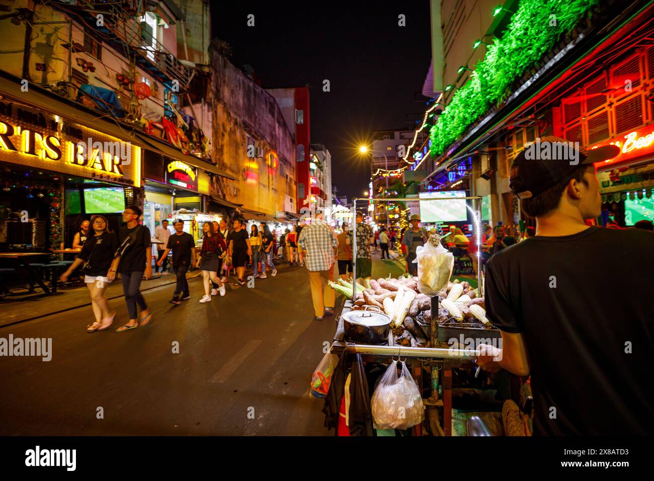 Street food restaurant in the streets of Saigon in Vietnam Stock Photo ...