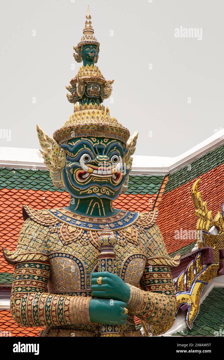 Iconic Thai guardian statue, at eh Grand Palace, Bangkok Stock Photo ...
