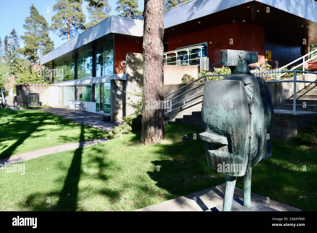 BERNARD MEADOWS' "Augustus" sculpture and the Didrichsen museum ...