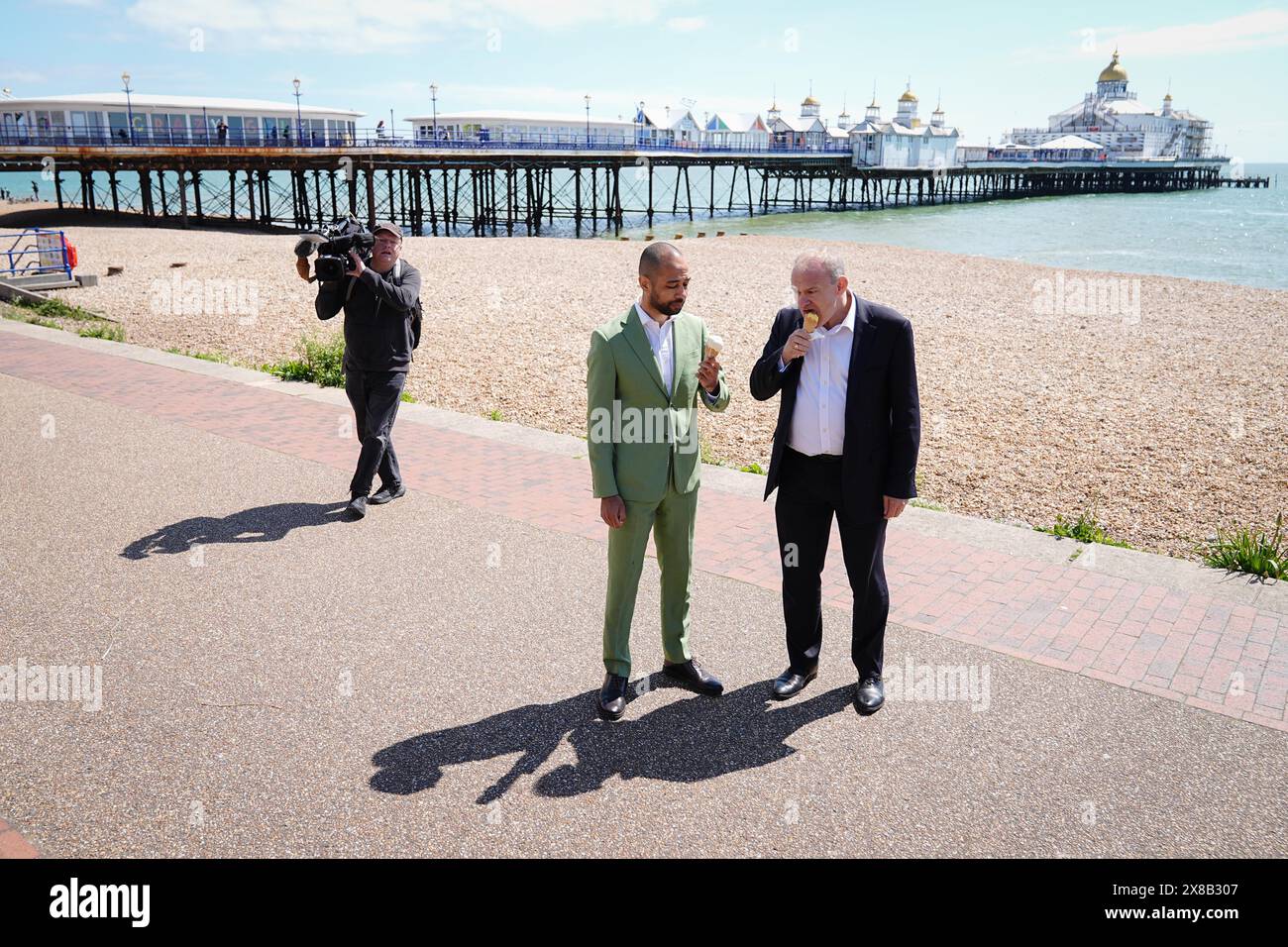 Liberal Democrat leader Sir Ed Davey (right) with Lib Dem candidate for ...