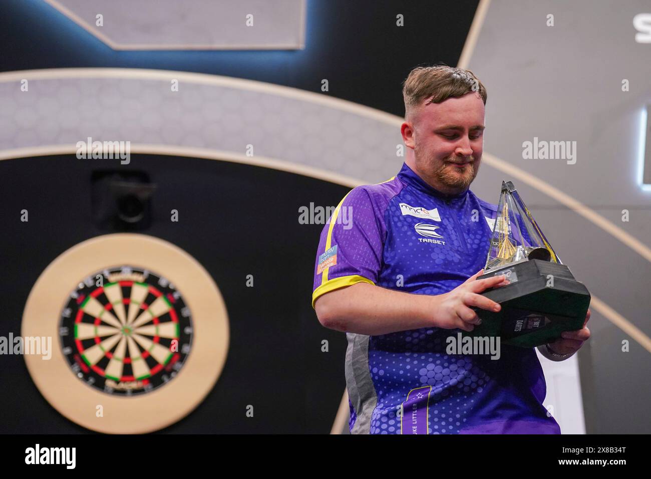 Luke littler dartboard hi-res stock photography and images - Alamy