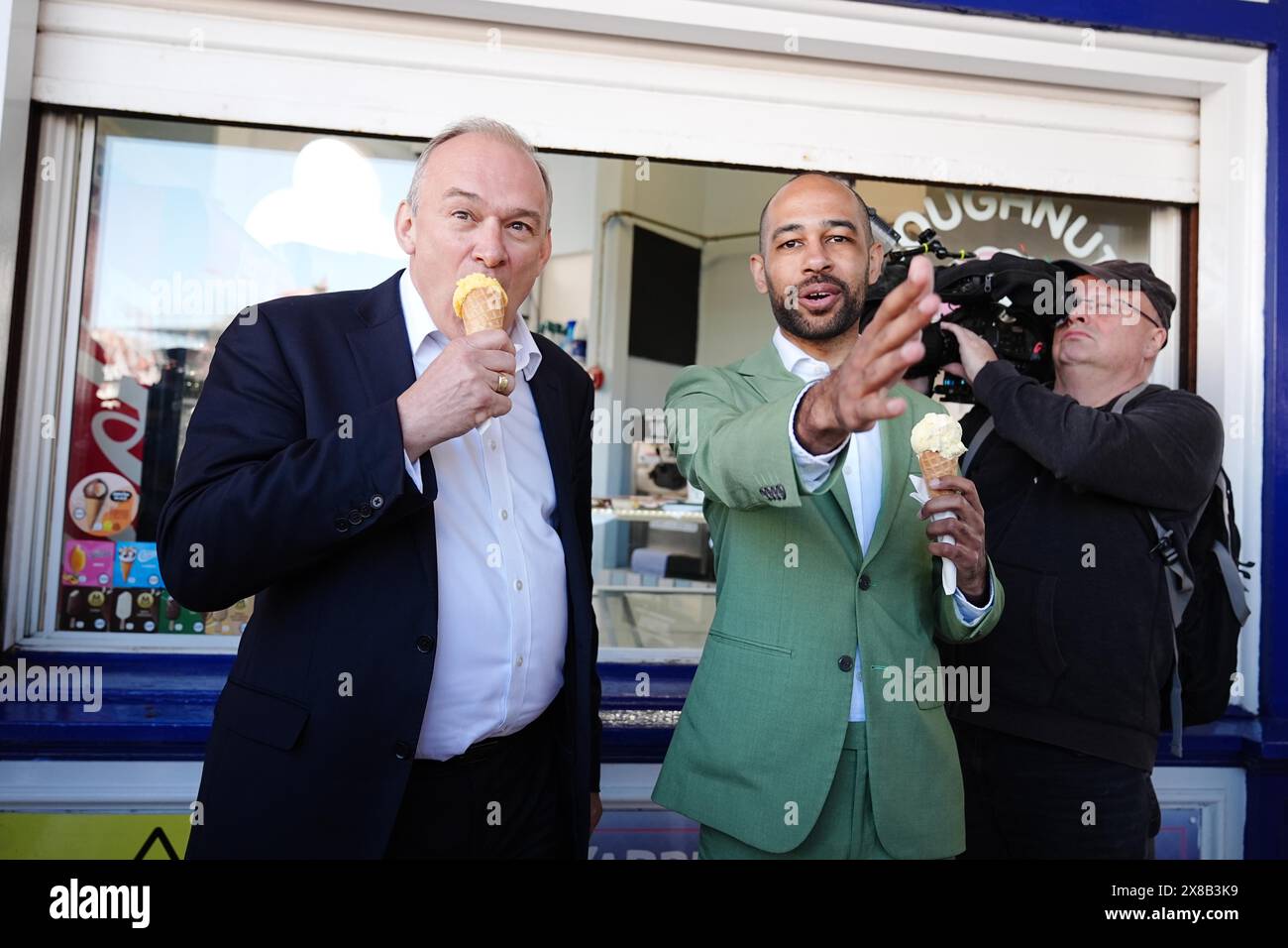 Liberal Democrat leader Sir Ed Davey (left) with Lib Dem candidate for ...