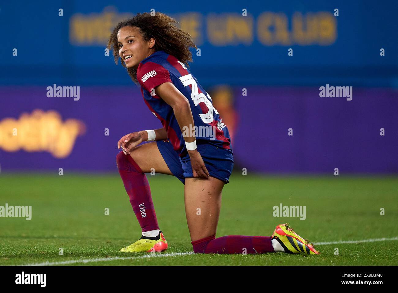 Vicky Lopez of FC Barcelona reacts during the La Liga F match between ...