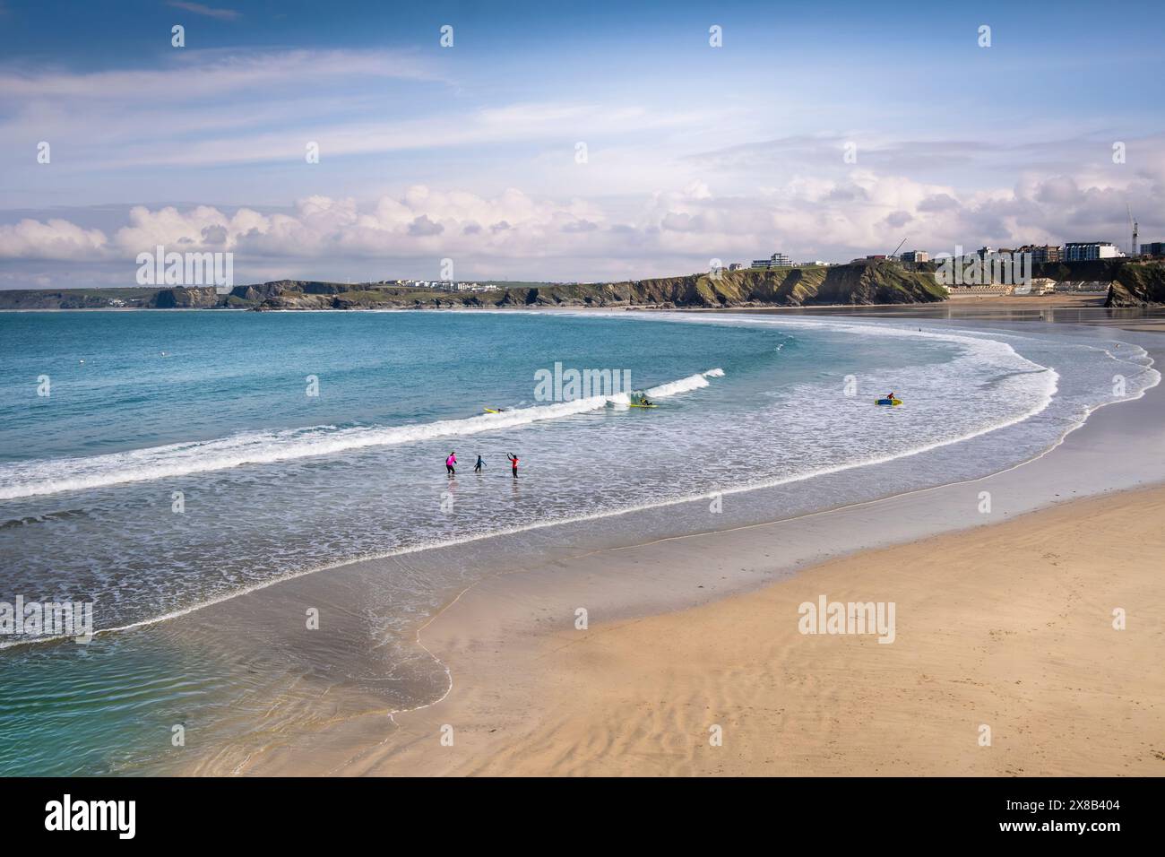 Incoming tide at Towan Beach in Newquay in Cornwall in the UK Stock ...