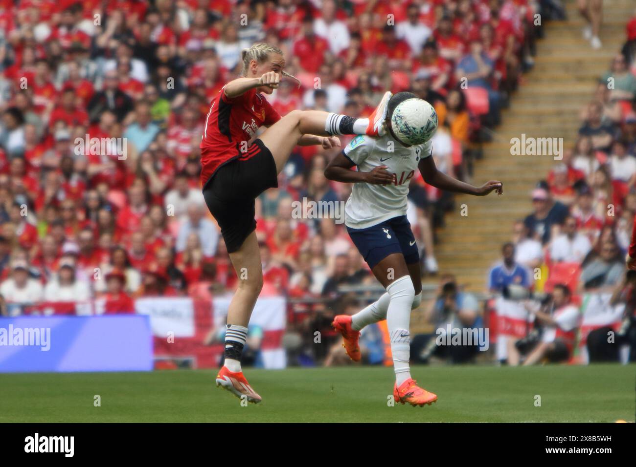 Millie turner women's fa cup final hi-res stock photography and images ...