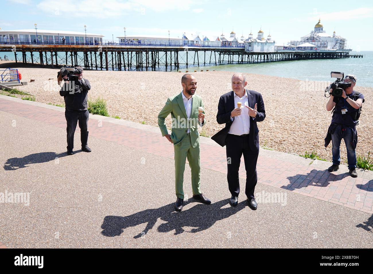 Liberal Democrat leader Sir Ed Davey (right) with Lib Dem candidate for ...