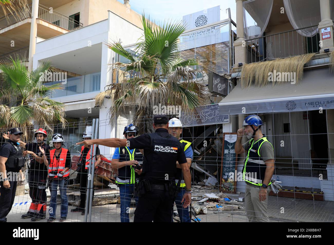 Palma, Spain. 24th May, 2024. Police officers stand in front of the ...