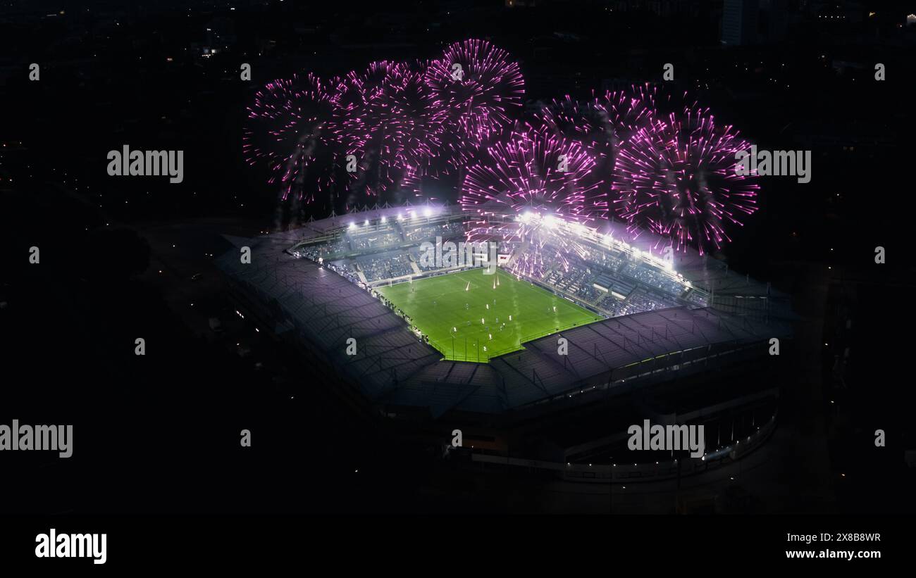 Aerial establishing shot whole stadium hi-res stock photography and ...