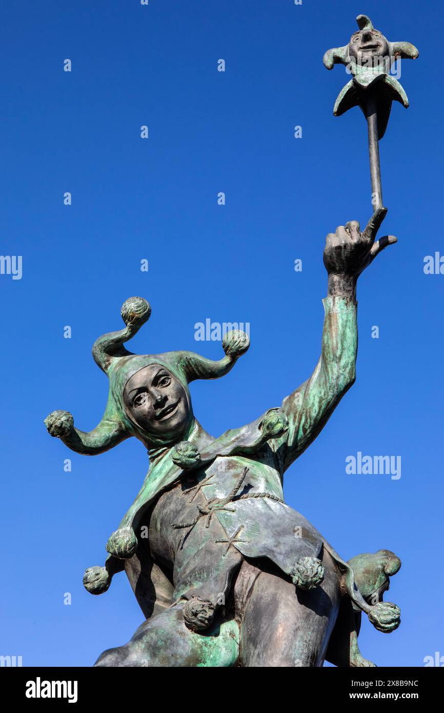 Stratford-Upon-Avon, UK - February 12th 2024: The Jester statue in the ...