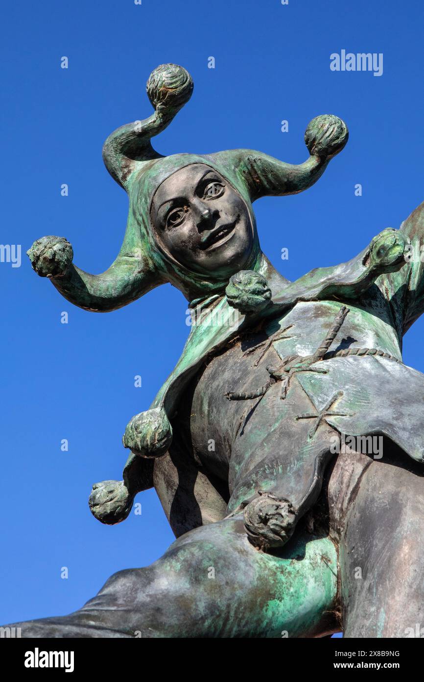 Stratford-Upon-Avon, UK - February 12th 2024: The Jester statue in the ...