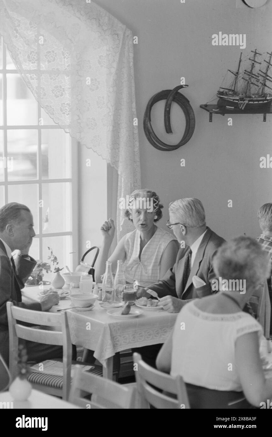 Current 37- 1959: Bridal veils in the limelight. On Saturday 22 August ...