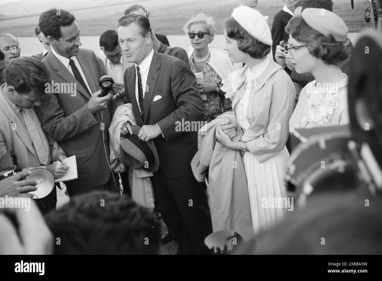 Current 37- 1959: Bridal veils in the limelight. On Saturday 22 August ...