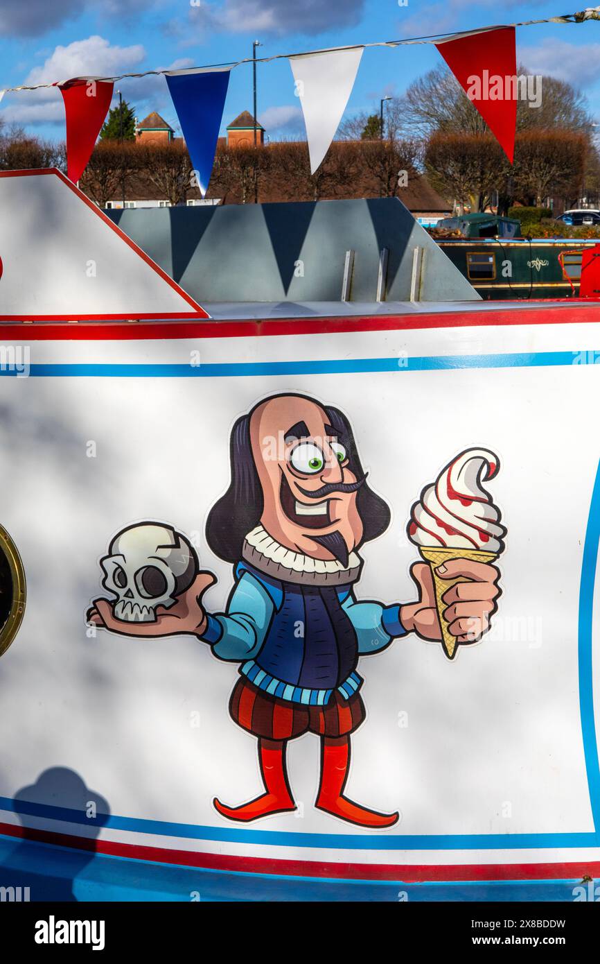 Shakespeare holding a skull hi-res stock photography and images - Alamy