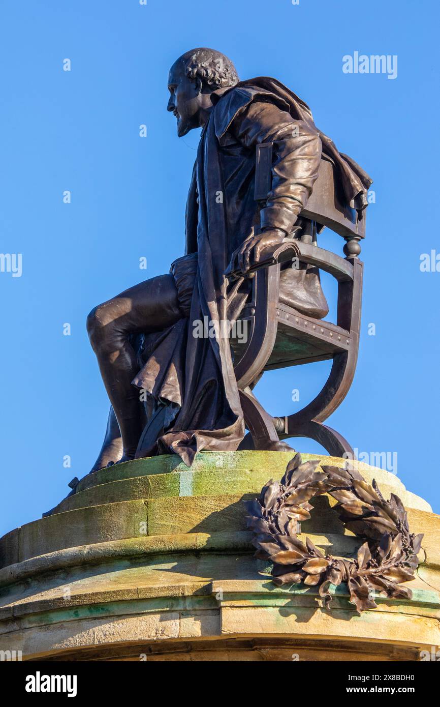 Stratford-Upon-Avon, UK - February 12th 2024: A sculpture of William ...