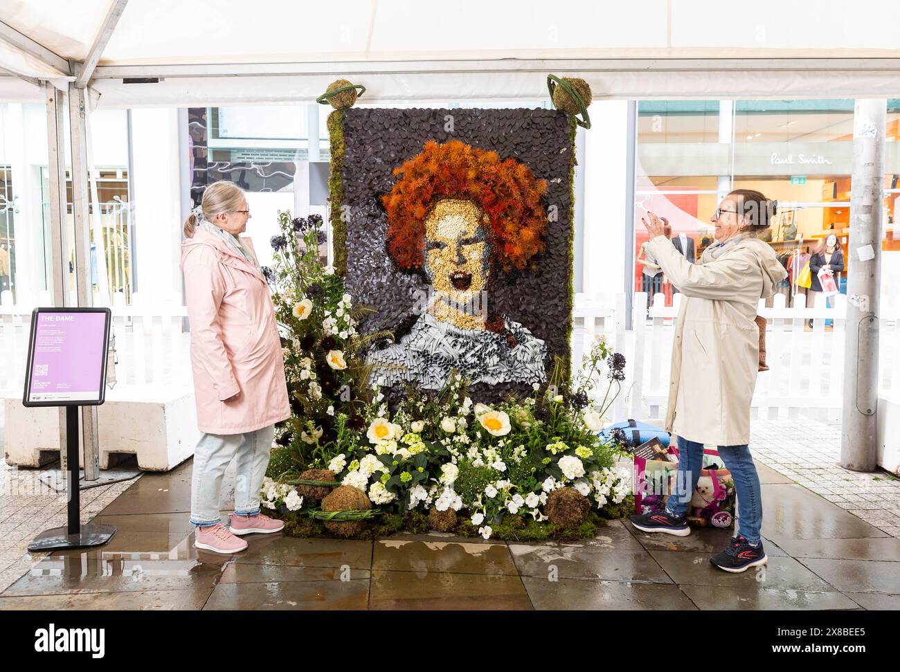 EDITORIAL USE ONLY Terri Heatlie and Karen Thornton view a floral ...