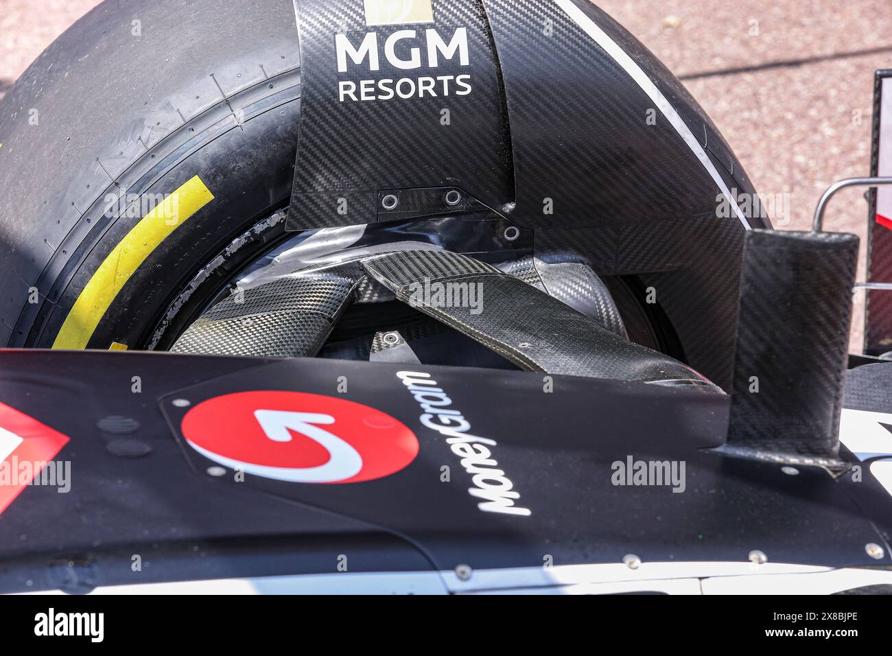 Haas F1 Team VF-24 Ferrari, Mechanical detail, front suspension and ...