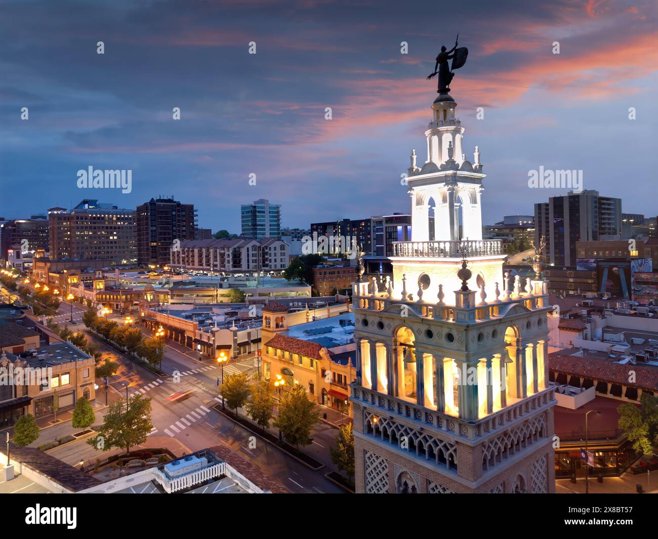 Kansas City, Missouri, USA cityscape and tower at dusk Stock Photo - Alamy