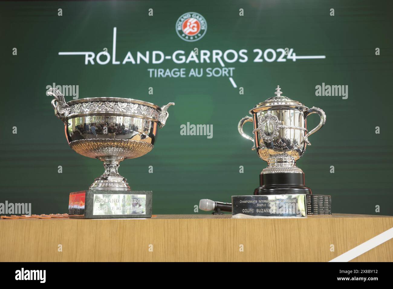 Illustration of the Men and Women French Open trophies during the draw ...