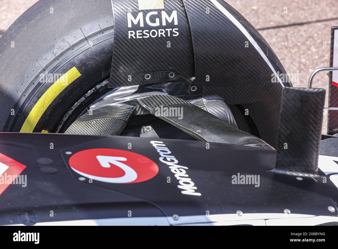 Haas F1 Team VF-24 Ferrari, Mechanical detail, front suspension and ...