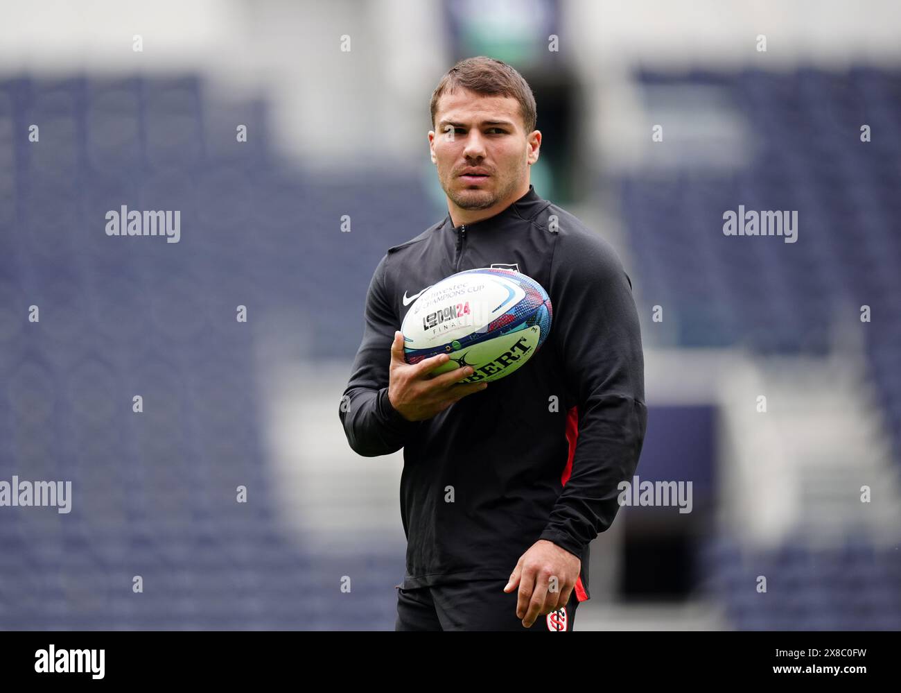 Stade toulousain captains run and press conference tottenham hi-res ...