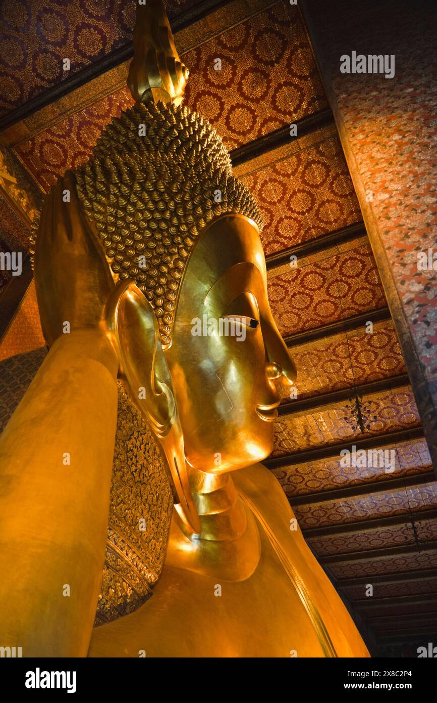 Thailand, Bangkok, Pranon Wat Pho, Laying Buddha golden statue Stock ...