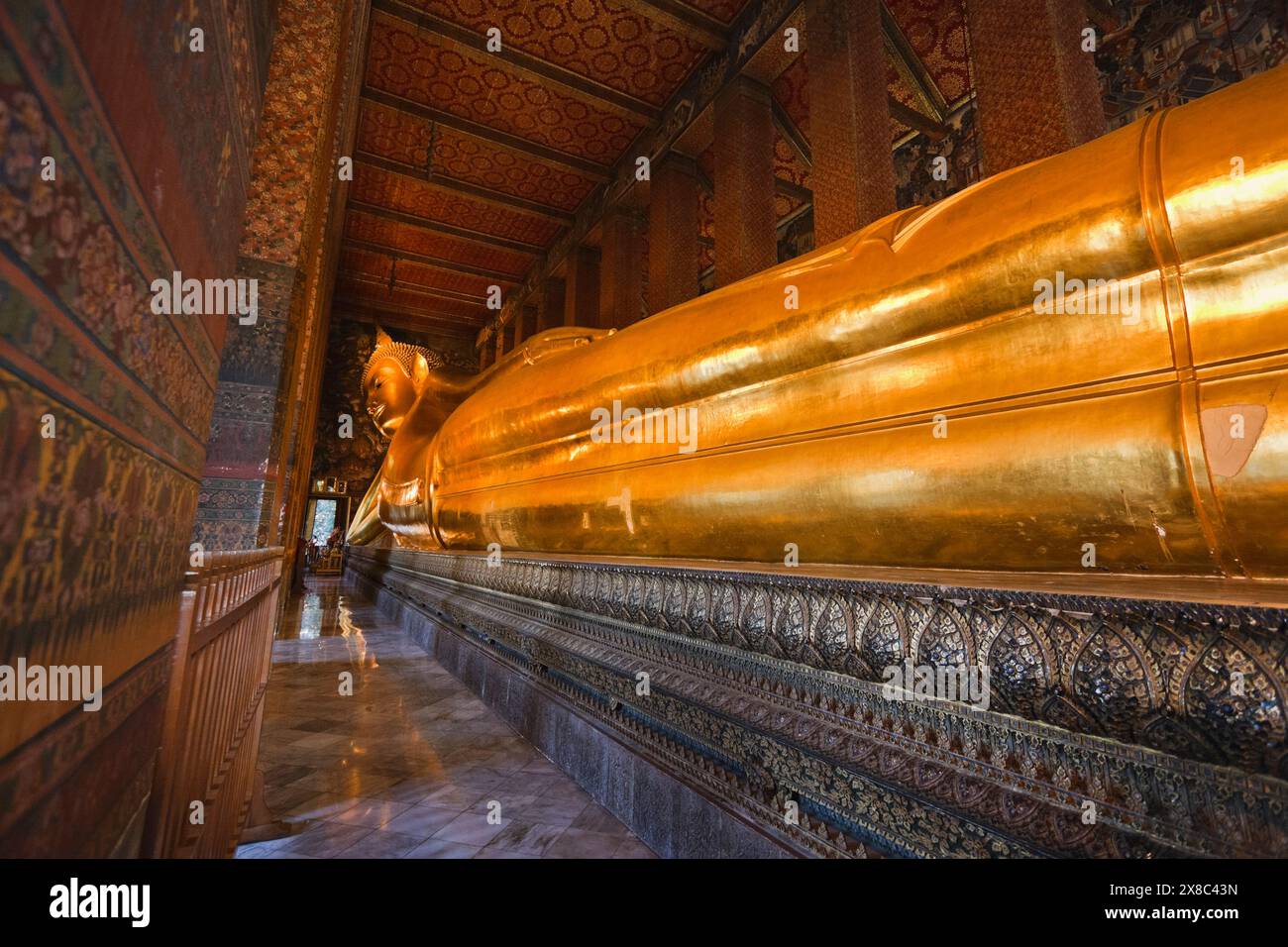 Thailand, Bangkok, Pranon Wat Pho, Laying Buddha golden statue Stock ...