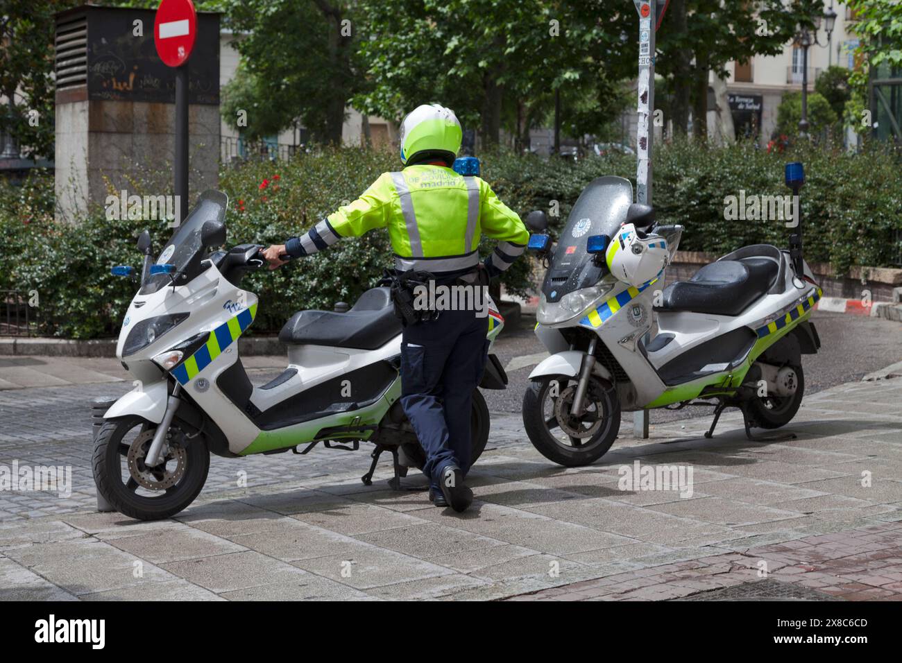Scooters de movilidad hi-res stock photography and images - Alamy
