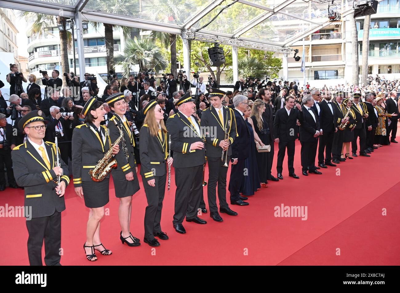 "En fanfare" ("The Marching Band") film cast: Sarah Suco, Pierre Lottin ...