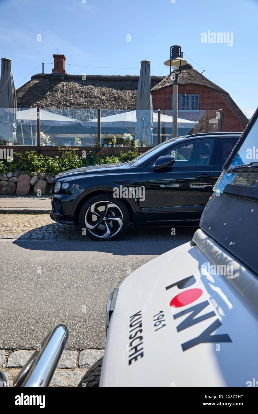 24 May 2024, Schleswig-Holstein, Sylt: View of the "Pony" pub in Kampen ...